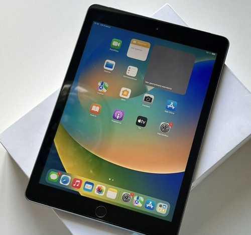 iPad 9.7” 5 поколения 32GB Wi-Fi   SIM 97 проц. ак