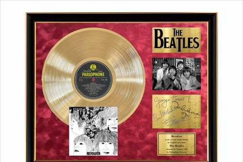 The Beatles с автографами музыкантов на стену