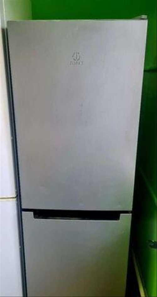 Холодильник indesit 167см. Гарантия