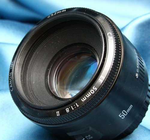 Canon EF 50mm f/1.8 II