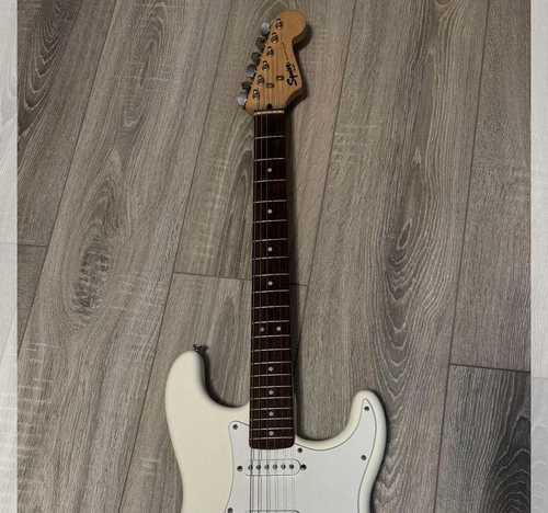 Электрогитара Fender Squier Bullet Stratocaster