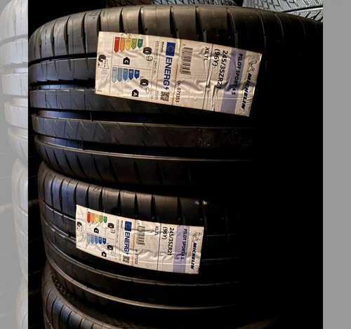 Michelin Pilot Sport 4 S 245/35 R21 96Y