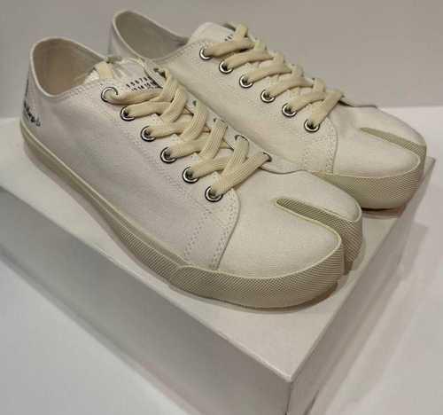 Кроссовки/Кеды Maison Margiela Tabi Low White 22