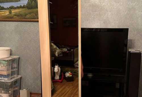 Вращающийся шкаф с зеркалом