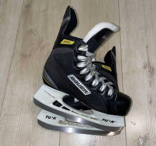 Коньки bauer supreme pro (стелька 22 см, 2R)