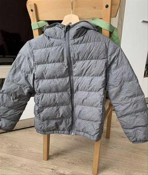Утепленная легкая куртка uniqlo 7-8 лет