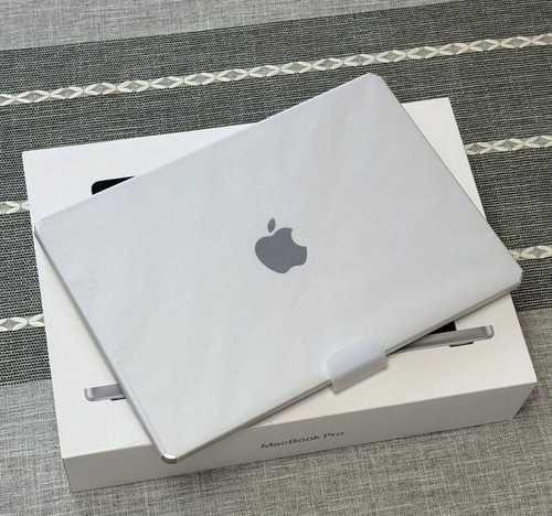 MacBook Pro 14 M4 16Gb 512Gb Новый Чек