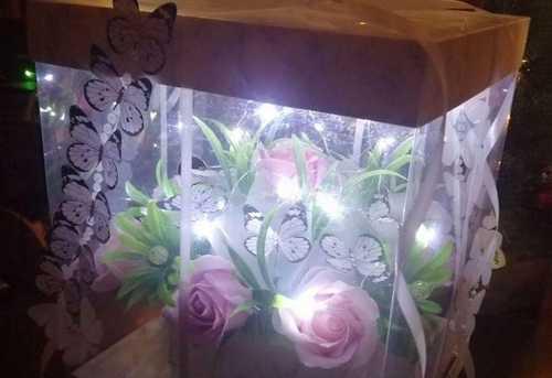 Коробка с розами и бабочками с подсветкой