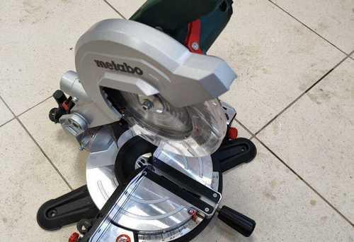 Торцовочная пила metabo KGS 216M