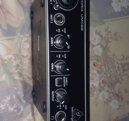 Звуковая карта Behringer U-phoria UMC22