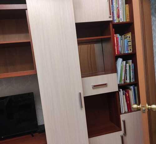 Шкаф пенал и стеллаж для книг