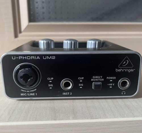 Звуковая карта behringer u phoria um2