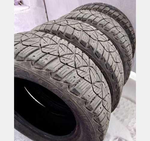 Goodyear Ultragrip 600 175/65 R14 86T