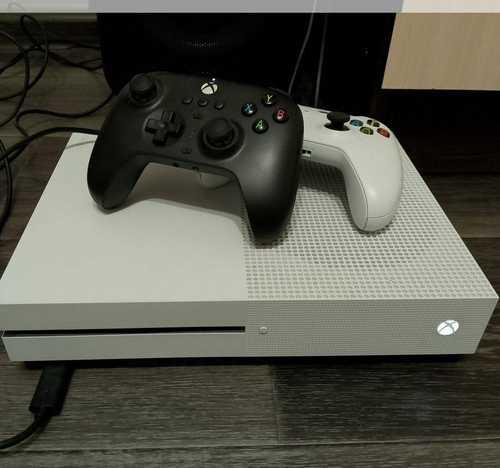 Xbox one s 1tb с играми