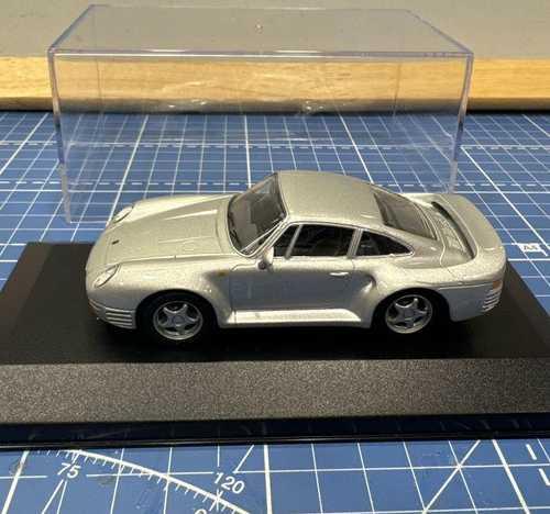 Модель автомобиля Porsche 959