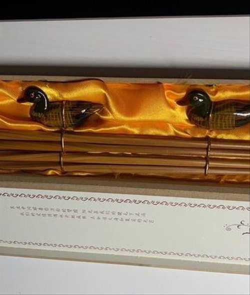 Подарочный набор китайских палочек с подставками