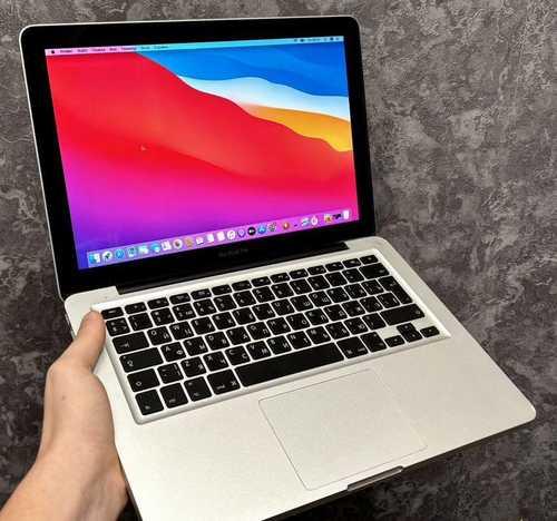 Премиум ноутбук Apple MacBook Pro 13 Core i5 SSD