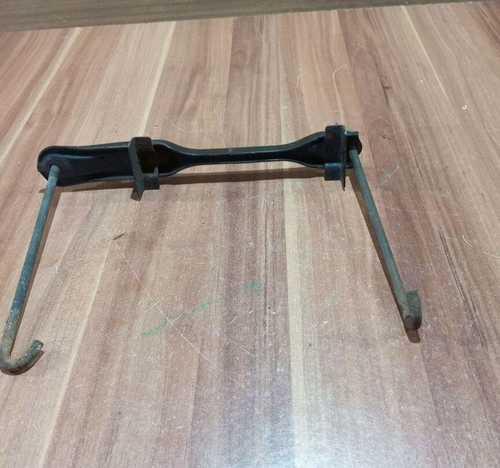 Крепление акб 4,2тд Toyota land cruiser 100 01г