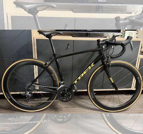 Шоссейный велосипед Trek Domane AL 2 (2022) М