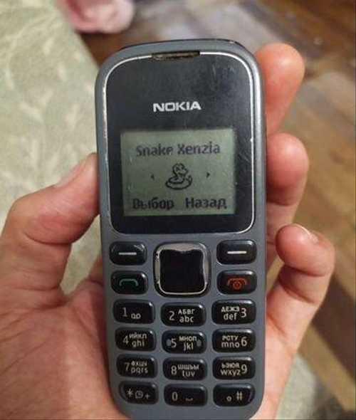 Мобильный телефон Nokia 1280 на детали