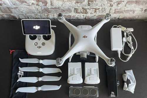 DJI Phantom 4 pro v2 combo plus