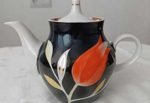 Заварочный чайник тюльпан на черном Дулево