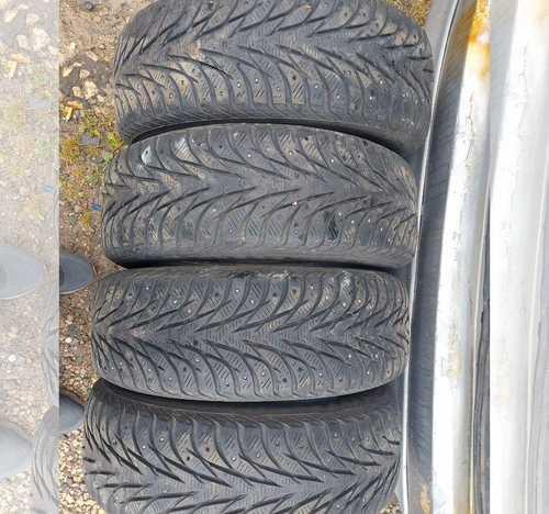 Yokohama Ice Guard IG35 215/65 R16 102T