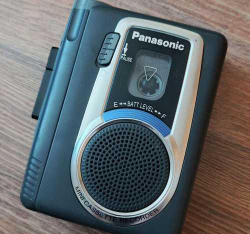 Кассетный плеер Panasonic   1