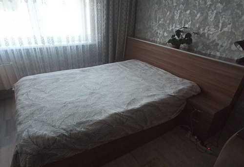Кровать двухспальная с матрасом +тумбы.бу 140 200