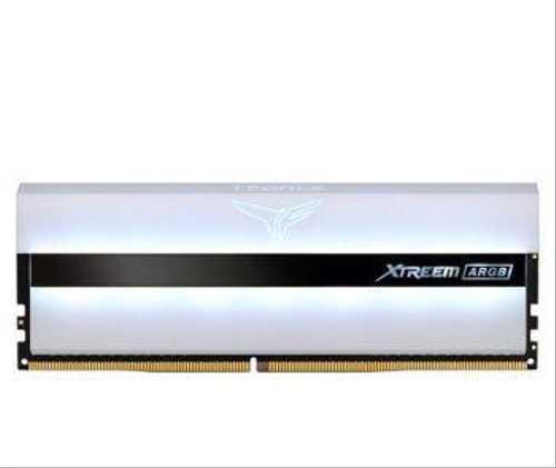 32Gb (2x16Gb) 3200MHz DDR4 teamgroup T-Force Xtree