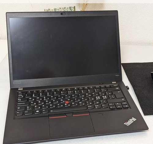 Lenovo ThinkPad T495s