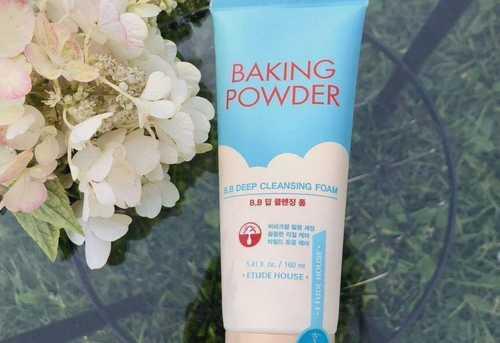 Пенка для умывания Etude House Baking Powder BB