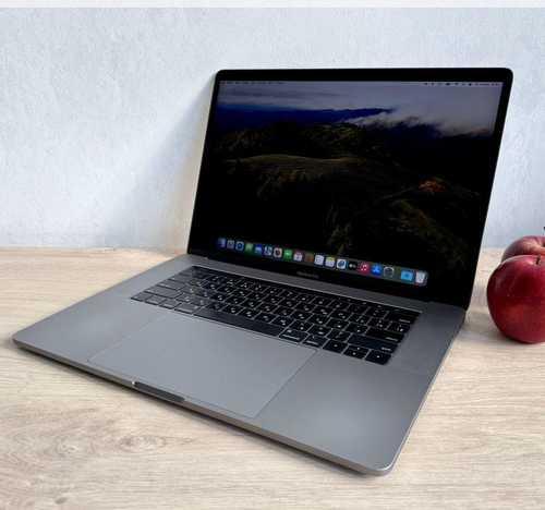 MacBook Pro 15" 2019 i7 16Gb SSD 256Gb 555X 4Gb
