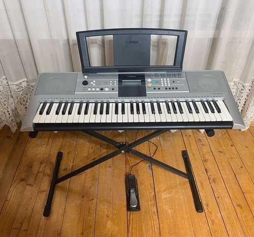 Синтезатор Yamaha psr e323