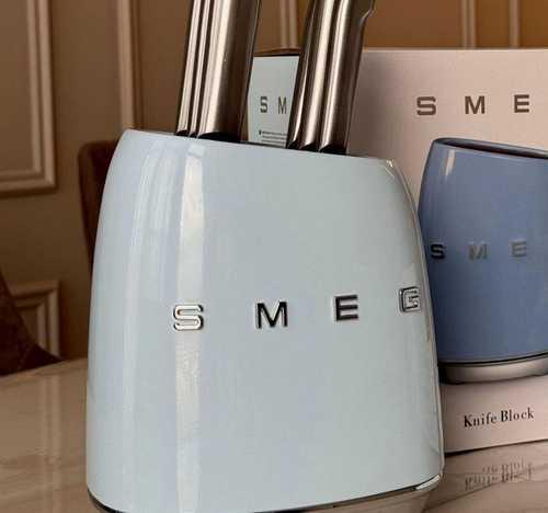 Ножи для кухни   светло серая подставка smeg