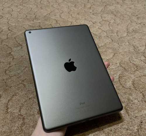 iPad 7 (2019) 32gb отличный