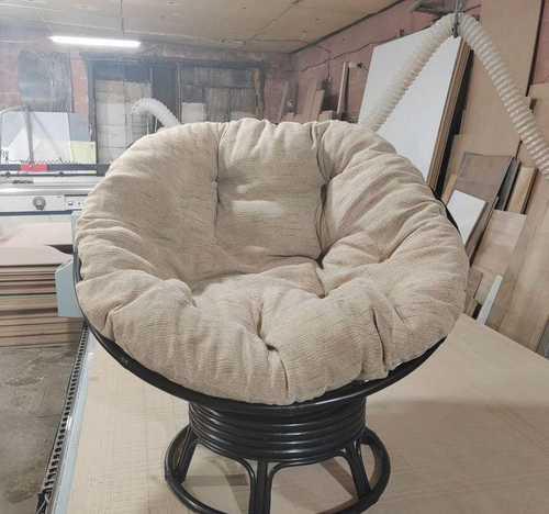 Кресло качалка из ротанга papasan