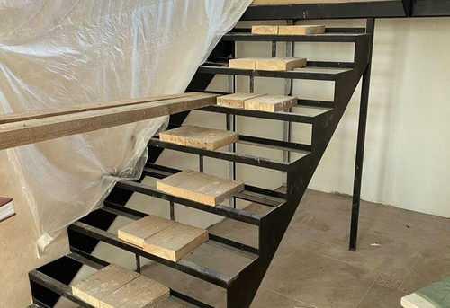 Лестница на металлокаркасе. Металлокаркас
