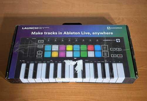 Midi клавиатура novation LaunchKey Mini