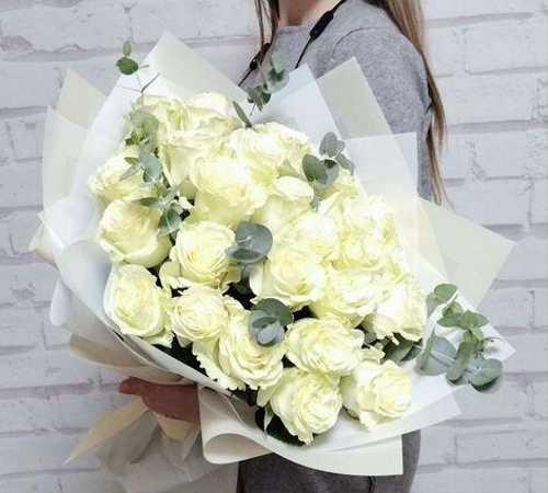 Белые розы 25 штук букет цветы доставка