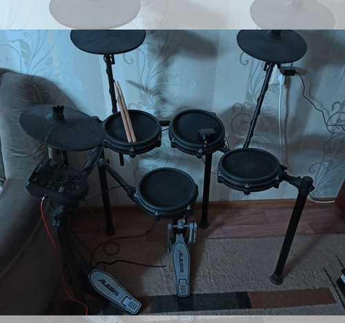 Электронные ударная установка Alesis Nitro