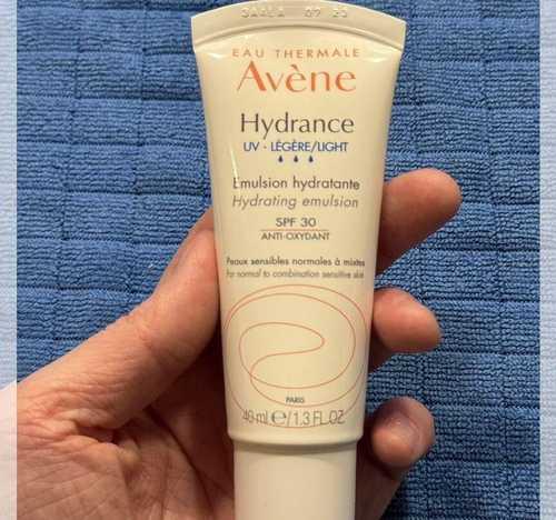 Avene крем cleanance hydra 30 spf эмульсия