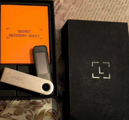 Криптокошелёк Ledger nano s plus