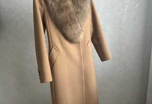 Пальто зимнее с подкладом 40-42 р