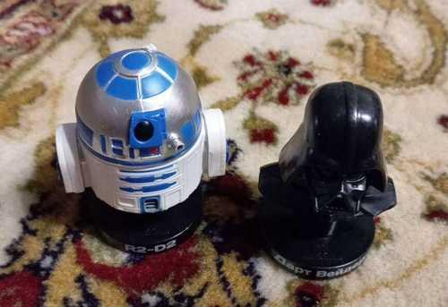 Игрушки R2-D2 и Дарт Вейдер