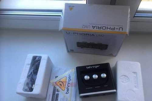 Звуковая карта usb Behringer U-Phoria UM2