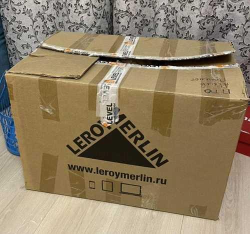 Коробка с игрушками