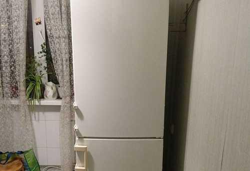 Продам холодильник рабочий