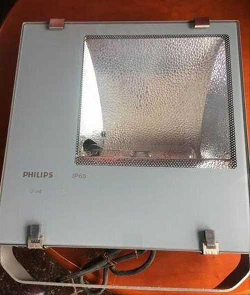 Прожектор Philips IP65