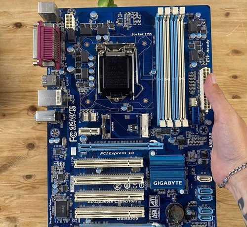 Материнская плата Gigabyte ga-p75-d3 c нюансом